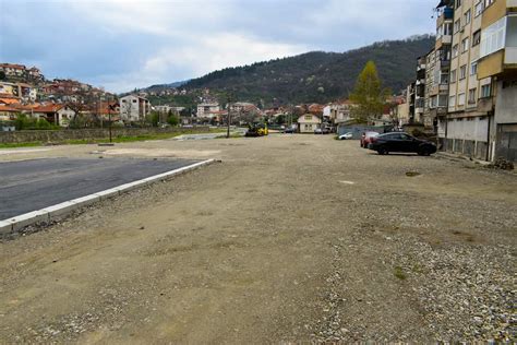 Просторот кај комплексот на згради Градскиот пазар добива сосема нов лик