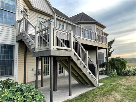 9 Tips And 5 Deck Colors To Brighten Your Outdoor Living Space