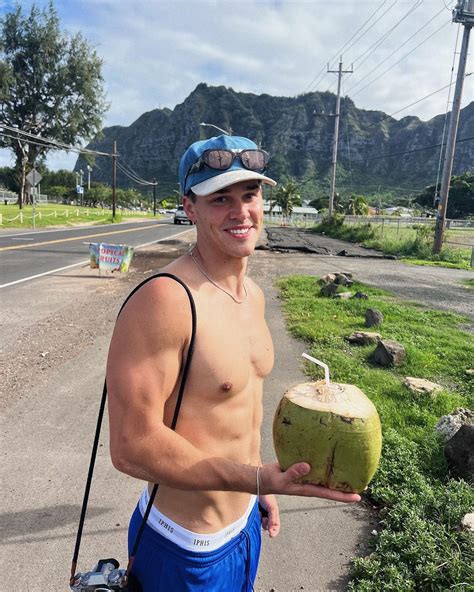 Alexissuperfans Shirtless Male Celebs Noah Beck Shirtless Ig Pics