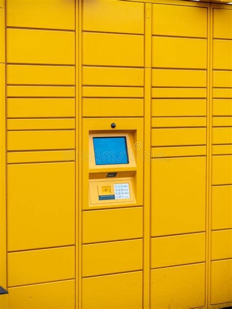 Cremona Italy 14th October 2002 Amazon Locker Outdoors In A Parking