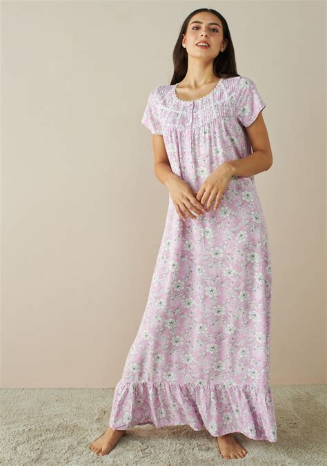 تسوقوا ثوب نوم بحواف كشكش وطبعات أزهار للنساء أونلاين سنتربوينت السعودية