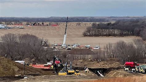 Keystone Pipeline Back Up To Speed After 600 000 Gallon Leak Abc News