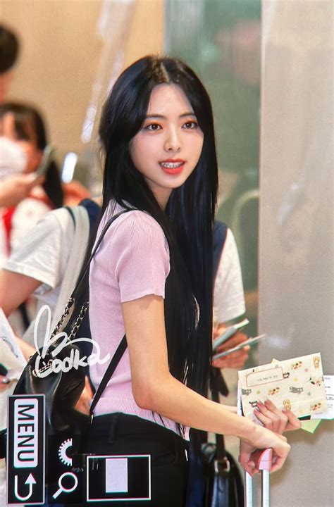 Netizens Are In Awe Of Itzy Yunas Perfect Figure On The Groups Way To The U S Kpophit