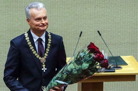 Prezidento Gitano Nausėdos Biografija