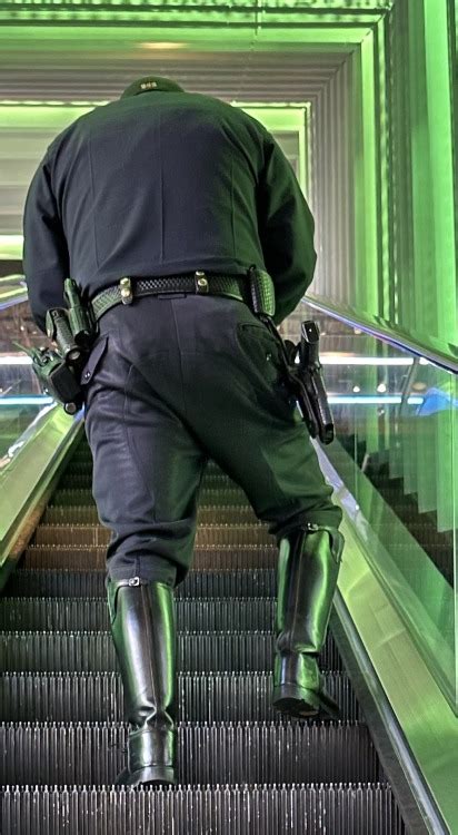 Cop Butts Drive Me Nuts Tumbex