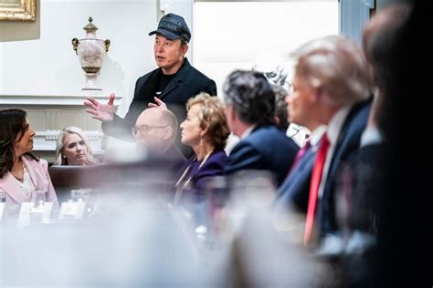 Elon Musk Seeks 2 4 Billion Faa Contract For Starl Deepnewz