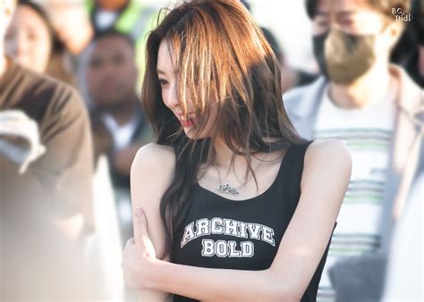 Itzys Yuna Receives Praise For Looking Like A California Hot Girl In The La Sun Koreaboo