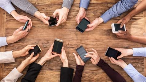 10 Best Phone Usage Tracker Apps For Android And Iphone In 2021 Techcommuters