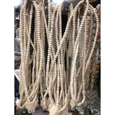 สร้อยคอสไตล์วินเทจสีขาวเบจ แท้100 Shopee Thailand