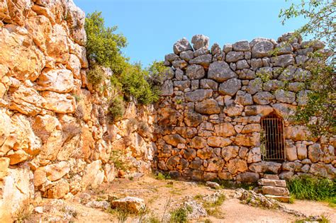 미케네 펠로폰네소스 반도 그리스 그리스 문명의 중심의 유적 미케네는 그리스에서 유명한 고고학 사이트입니다 유네스코 세계 유산 사이트 0명에 대한 스톡 사진 및 기타 이미지