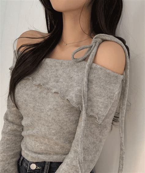 [당일발송 여리여리 청순섹시] 코너 리본 스트랩 오프숄더 티셔츠 3color 에이블리