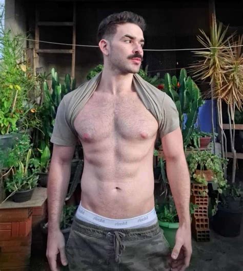 גייז המאגר הגדול בארץ מבחר מטורף של גייז במגזין בננה סקס