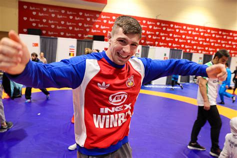 Стоян Кубатов стигна до битка за бронза на световното