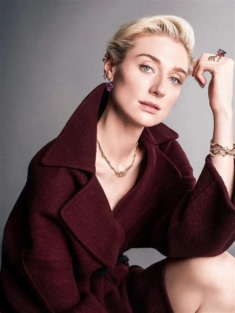 8 Gaya Busana Elizabeth Debicki Yang Perankan Putri Diana Di Serial The