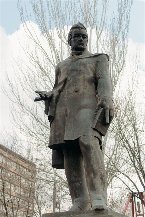 Памятник Александру Грибоедову в Ереване — Российские соотечественники в Армении