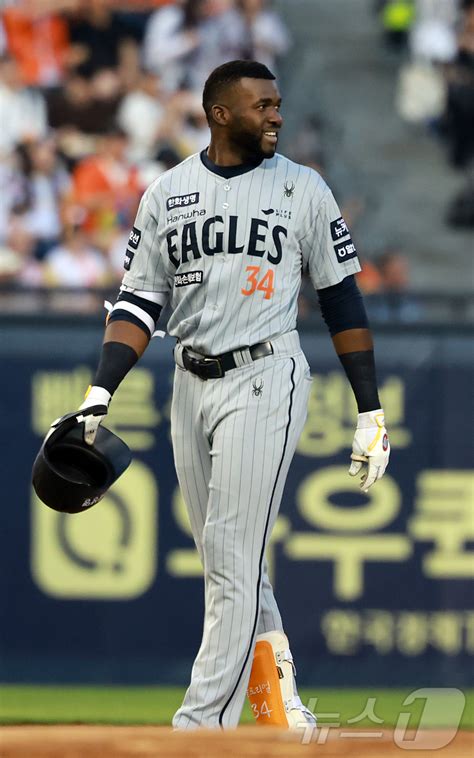 플로리얼 박해민 보며 허탈한 미소 뉴스1