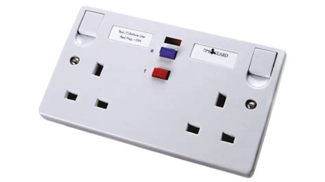 Tfa05w Timeguard Tripfast Bs Fixing Active 2 Gang Rcd Socket Switched 230 V Ac White Rs