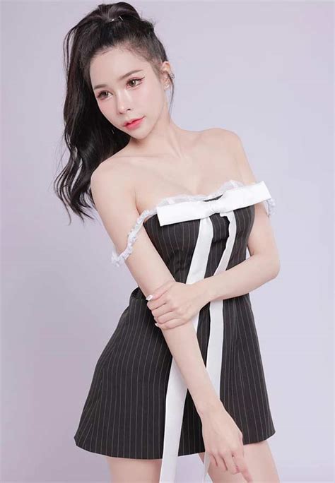 Gam Ploy แกมพลอย นางแบบสาวสวย หุ่นเอ็กซ์ เผ็ดร้อนทุกอณู