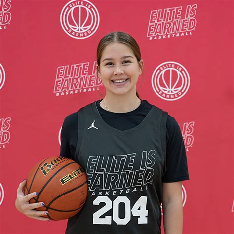Molly Ladwig G 2025 Signed Eliteisearned