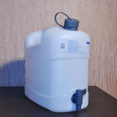 Канистра для воды с краном 10 л белая, пр-во Германия, полиэтилен ...