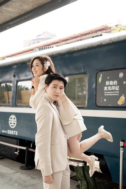 粉丝心碎！ 学姐”黄瀞莹与记者男友登记结婚