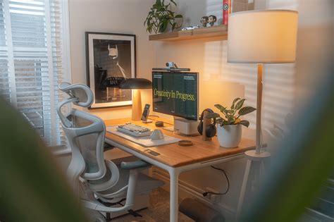 How To Set Up Your Desk With Monitor And Laptop