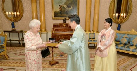 英 여왕 방한 때 한식 생일축하 잔치상 인상 깊어