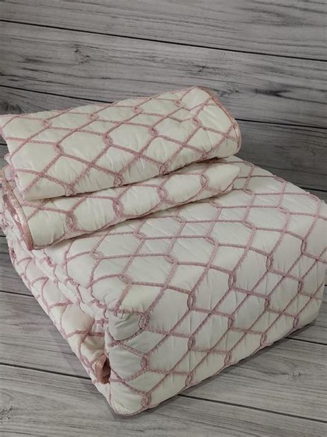 Покривало стьобане 250 на 260 см з наволочками Defne Home пудрове — ціна 3200 грн у каталозі