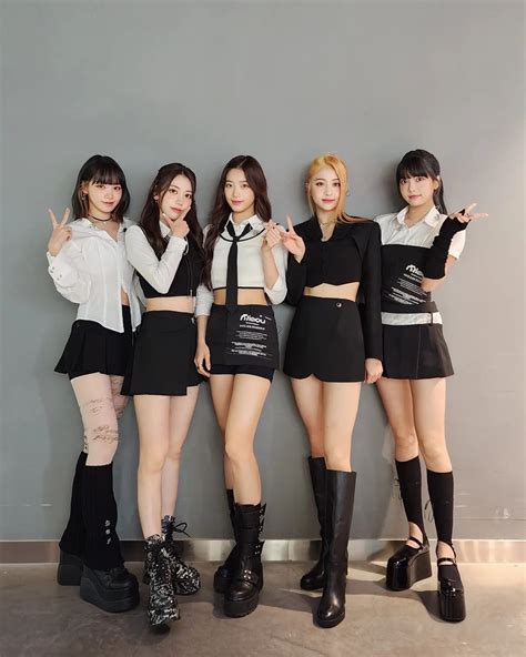 [잡담] 오늘 르세라핌 무대 의상 뜸 인스티즈 Instiz 연예 카테고리