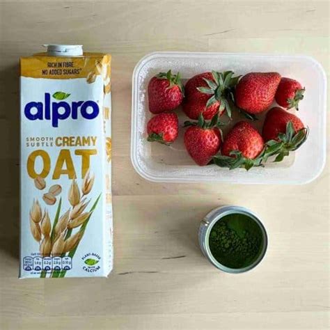 Strawberry Matcha Smoothie Recipe 3 Ingredients Only