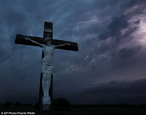 America Hit By Deadly Tornados As Worst Storm Outbreak In 40 Years Cuts Through South Page 2