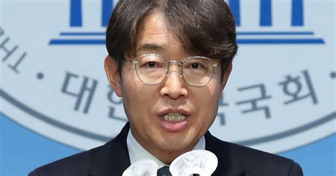 민주 尹 탄핵 대리인단 발표…공동대표에 김이수·송두환·이광범