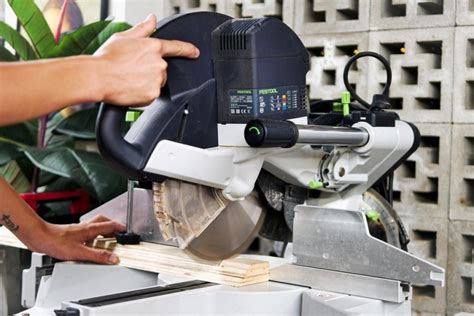 10 เคล็ดไม่ลับที่ช่วยให้ใช้ เครื่องมือช่าง อย่างปลอดภัย เครื่องมือช่าง เครื่องมือช่างไม้ คลัง