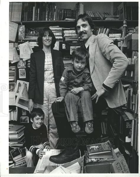 1984 Press Photo Robert Thibodeau Mayflower Bookstore Historic Images
