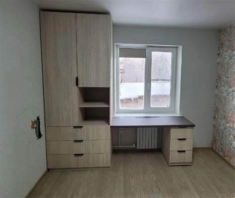 Рабочее место и шкаф у окна Столешница Slotex ЛДСП ЭГГЕР и фурнитура Fgv Италия