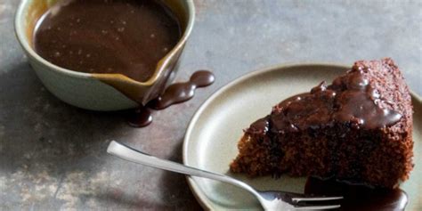 Sticky Toffee Cake Met Toffee Saus Recept Rutger Bakt
