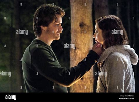 Happiness For Beginners From Left Luke Grimes Ellie Kemper 2023 Ph Barbara Nitke