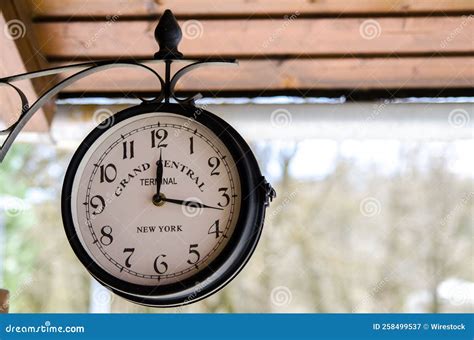 Retro Vintage Clock With Grand Central Terminal New York Writing Stock
