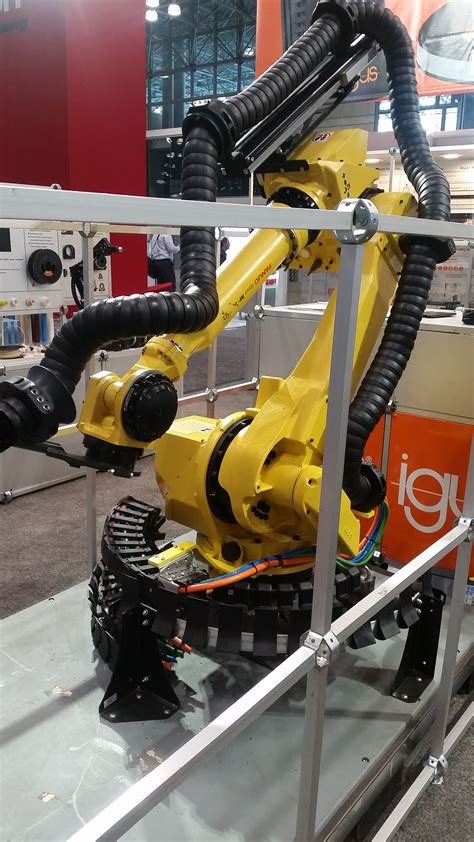 Igus Robot Showcased At Mdandm East Medical Design And Outsourcing