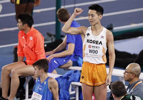 ‘2m31 우상혁 3년 만에 세계실내선수권 정상3개 대회 1위·1위·1위