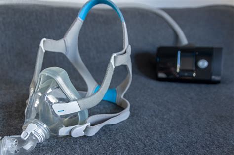 폐쇄성 수면 무호흡증에 대한 전체 얼굴 마스크 Cpap 기계가있는 Cpap 마스크는 환자가 호흡 보호기 마스크및 호흡 장애에서 약물을 호흡하기위한 헤드 기어 클립으로 환자를