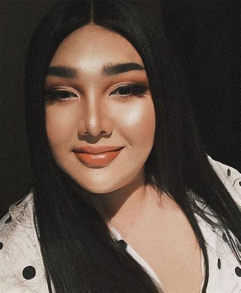 แซ่บ ยูทูบเบอร์คนดัง เอแคลร์ จือปาก ฟาดรัฐบาล อ่านแล้วมีสะดุ้ง คมชัดลึกออนไลน์ Line Today