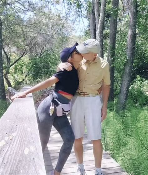 差42歲的爺孫戀！69歲爺爺「愛上27歲大眼嫩妹」 被笑娶看護回家「結婚5年現況曝光」讓酸民全閉嘴 Fun頭條