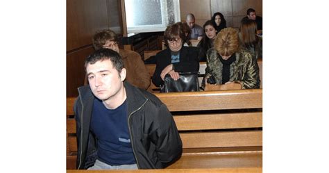 Почернена майка от клането пред Соло през сълзи Убиецът на сина ми се дипломира