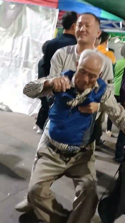 우리네아버지 몸과마음이아파요 자갈치축제 각설이공연장 빠샤원장님은 가슴아픔 Youtube