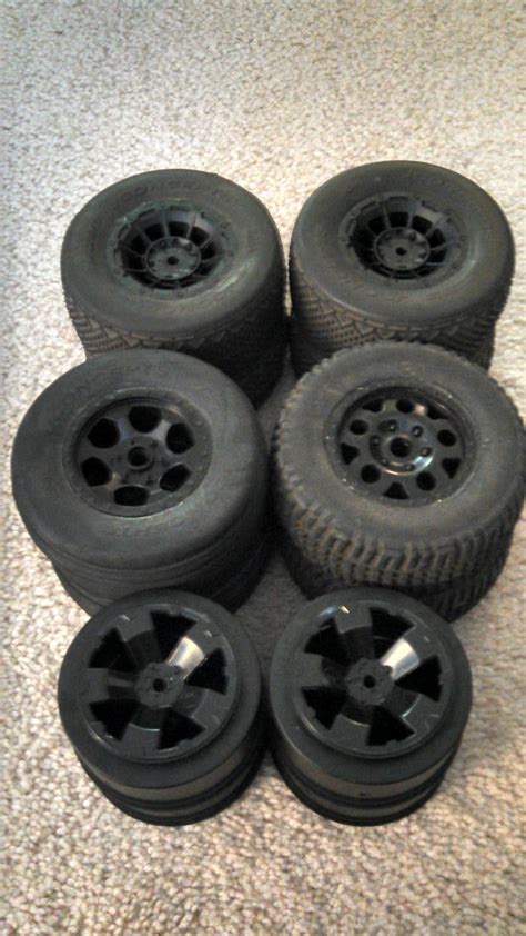 FS For Sale Factory Team SC10 FT W New Tundra Body And Duratrax Intellipeak Charger R C Tech