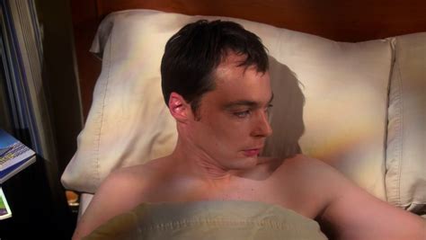 AusCAPS Jim Parsons Shirtless In The Big Bang Theory The Relationship Diremption
