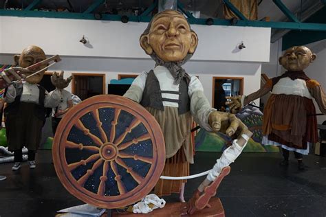 String And Shadow Puppets Head To Space In New Play Then Take The Play On West Coast Tour