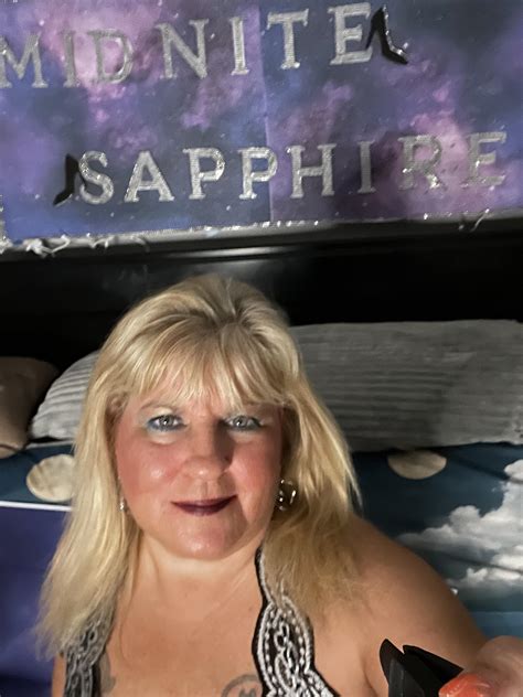 How Do I Get Your Attention Rcougarsandmilfssfw