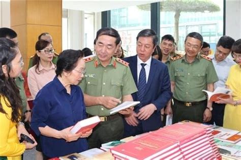 Bộ Công An Phát động Phong Trào đọc Sách Năm 2024 Trong Cand Báo Công